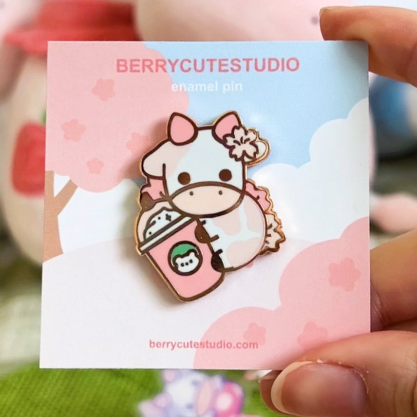 Sakura Cow Pin – Berrycutestudio